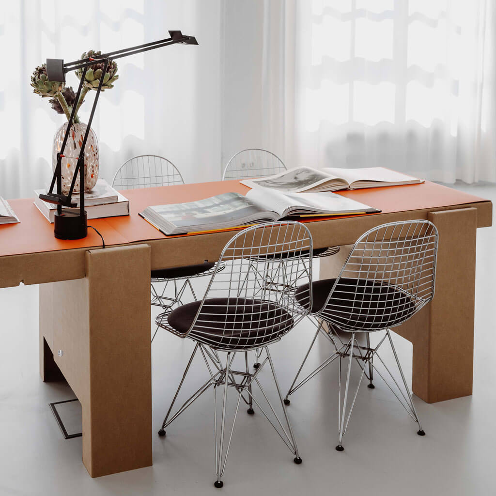 ROOM IN A BOX | GRID Tisch